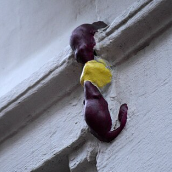 The world’s smallest public statue and death – Creator1